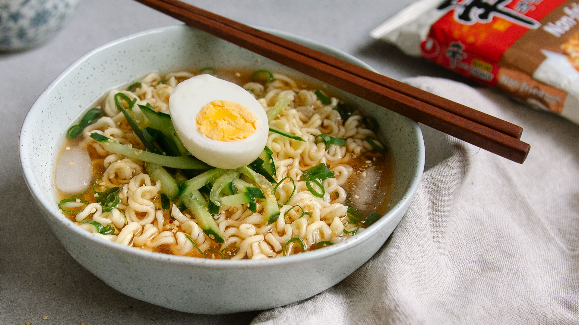 Cold ramyun - The wheel of Shin - Nongshim